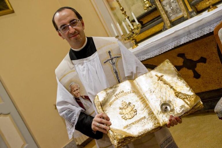 Lesmo, l’ira di don Donato a Seveso «Dio, spezza i denti ai miei nemici» - Il Cittadino di Monza ...