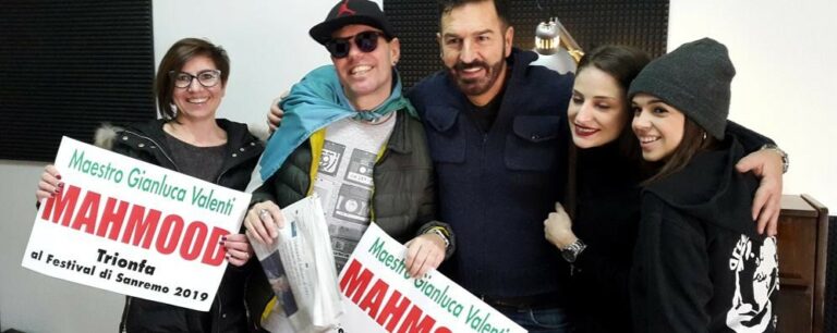 Musica, brindisi ad Arcore per il maestro di canto di Mahmood: la festa ...