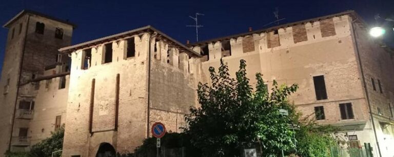 Bellusco, lo spettacolo del Castello da Corte illuminato (gratis) - Il ...