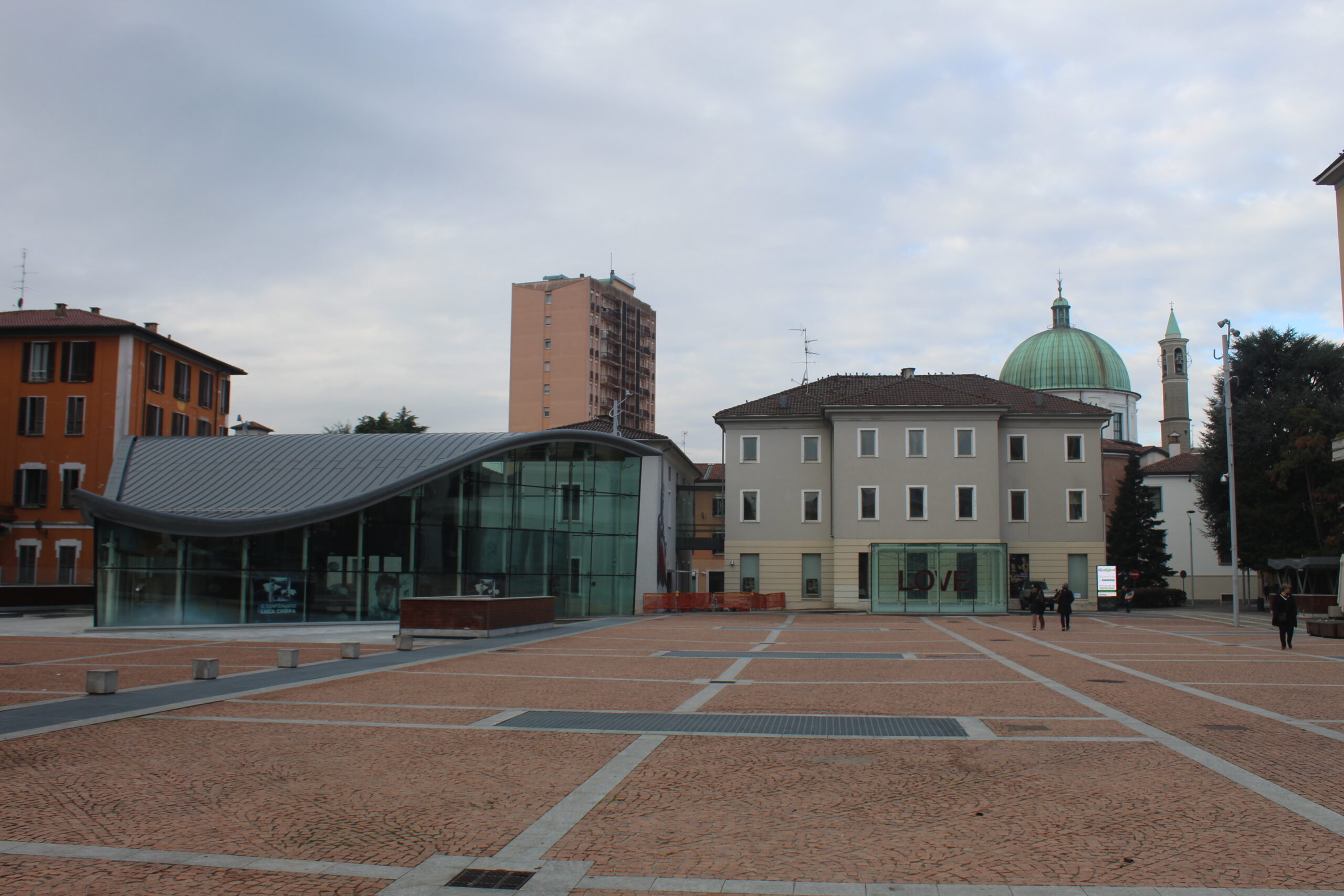 La piazza Risorgimento a Seregno fa discutere la politica