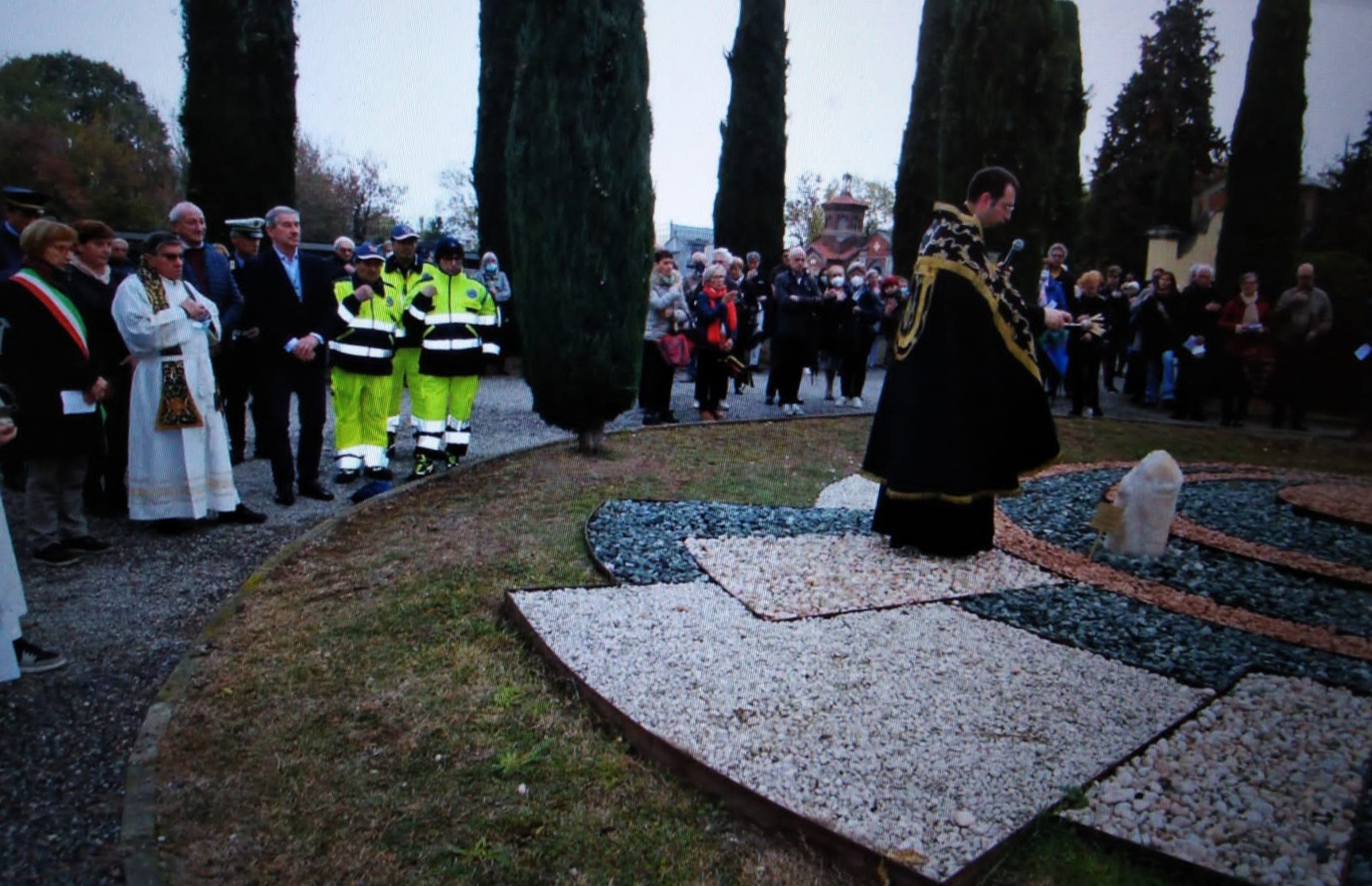 Macherio dedica una stele alle vittime del Covid