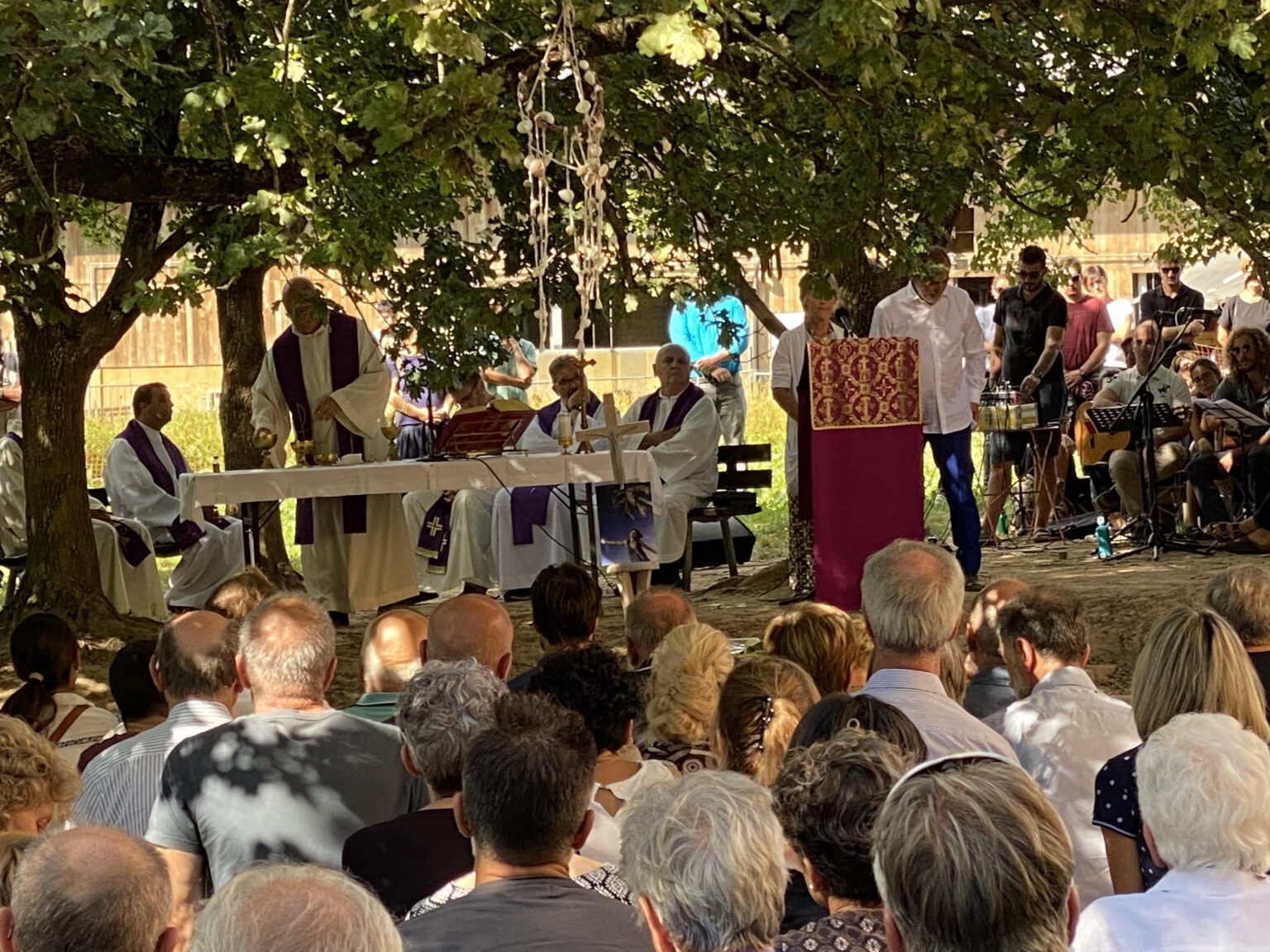 Brugherio: commosso addio a Giulia Pozzebon, vittima di un tragico ...