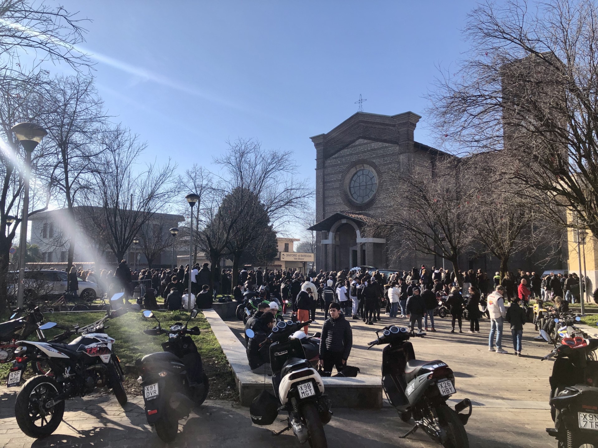 Macherio: il rombo delle moto e palloncini bianchi per l'addio a ...