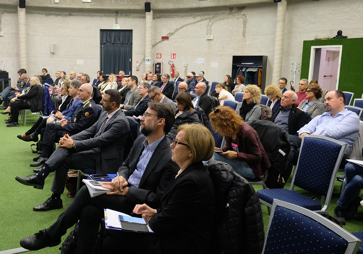 Inps, i brianzoli invecchiano e gli stranieri con bastano:«Così è a ...